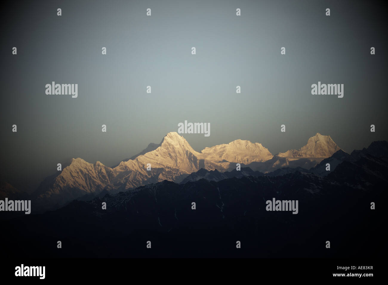 Impressive peaks himalayan mountains hi-res stock photography and ...