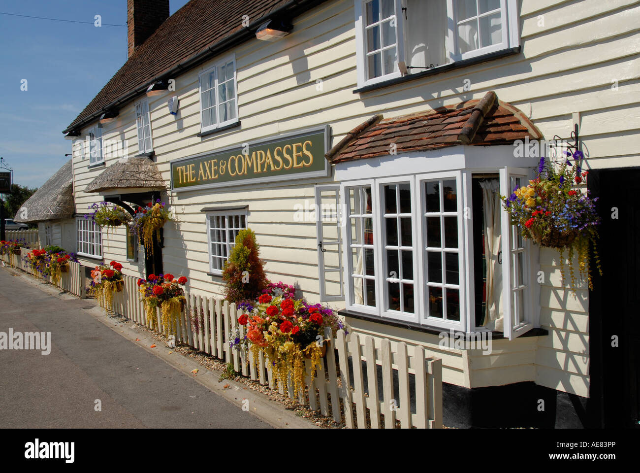 Country public house hi-res stock photography and images - Alamy