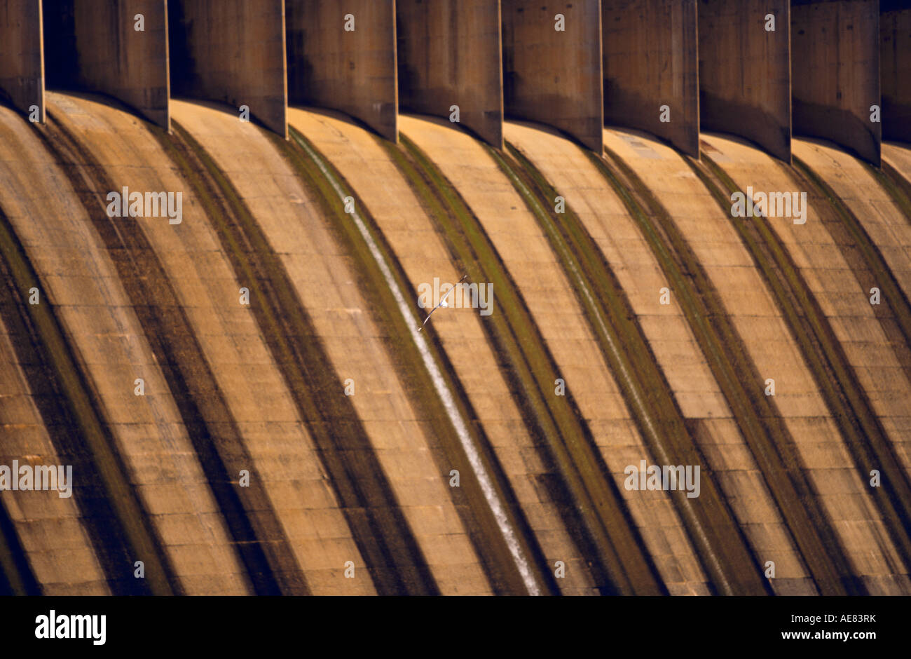 Water overflows dam wall hi-res stock photography and images - Alamy