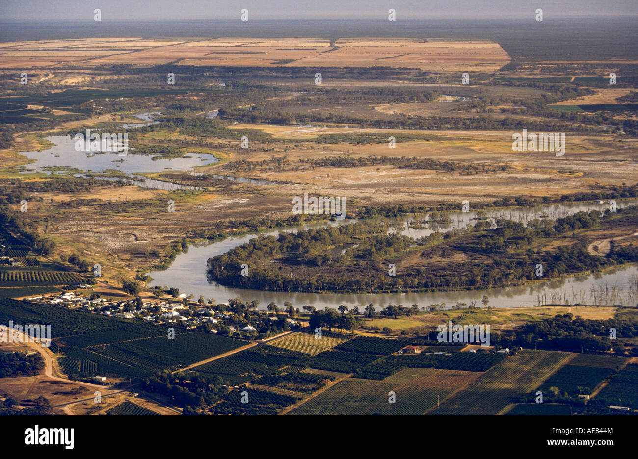 Murray River and irrigated farmland Australia Stock Photo - Alamy