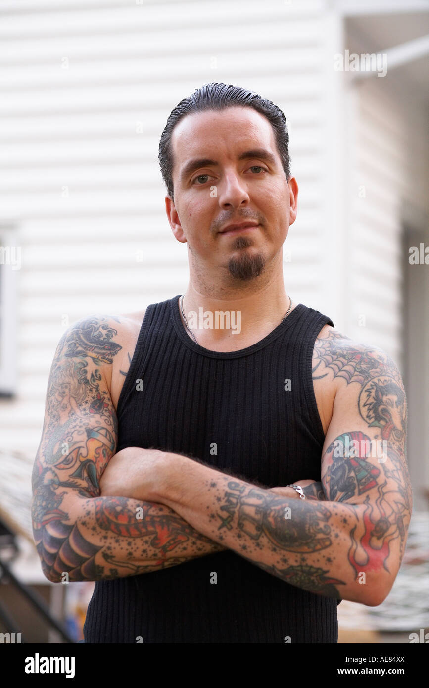 Man being tattoed hi-res stock photography and images - Alamy