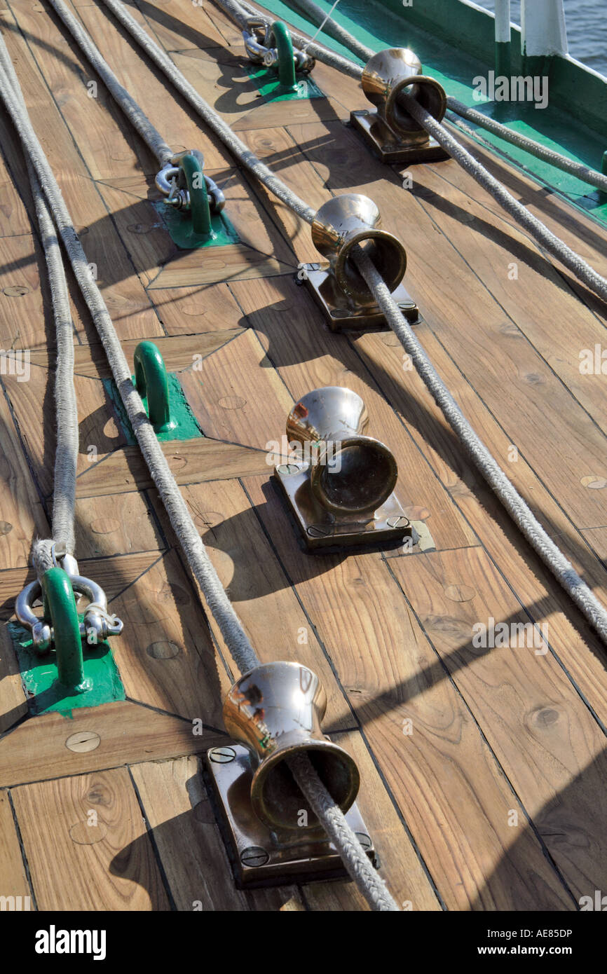 Buque escuela naval hi-res stock photography and images - Alamy