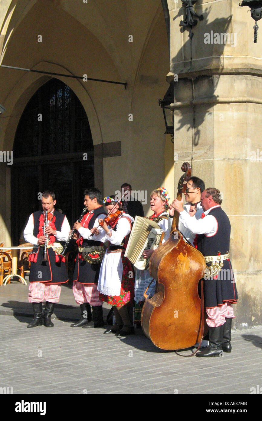 Traditional folk song hi-res stock photography and images - Alamy