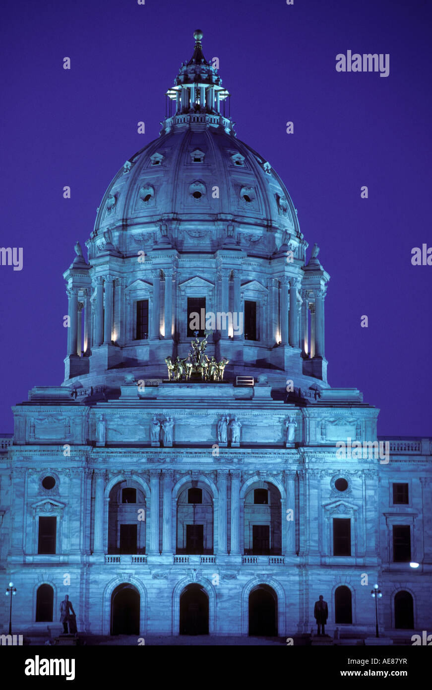 MINNESOTA STATE CAPITOL AT NIGHT. ST. PAUL, MINNESOTA. DESIGNED BY CASS ...