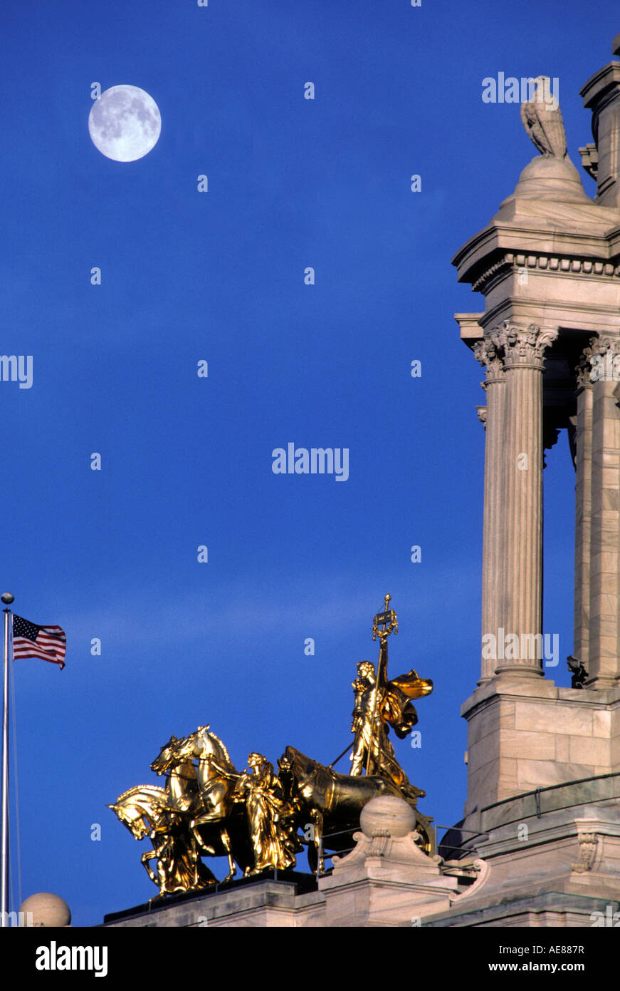 "PROGRESS OF THE STATE" SCULPTURE ADORNS MINNESOTA STATE CAPITOL IN ST ...
