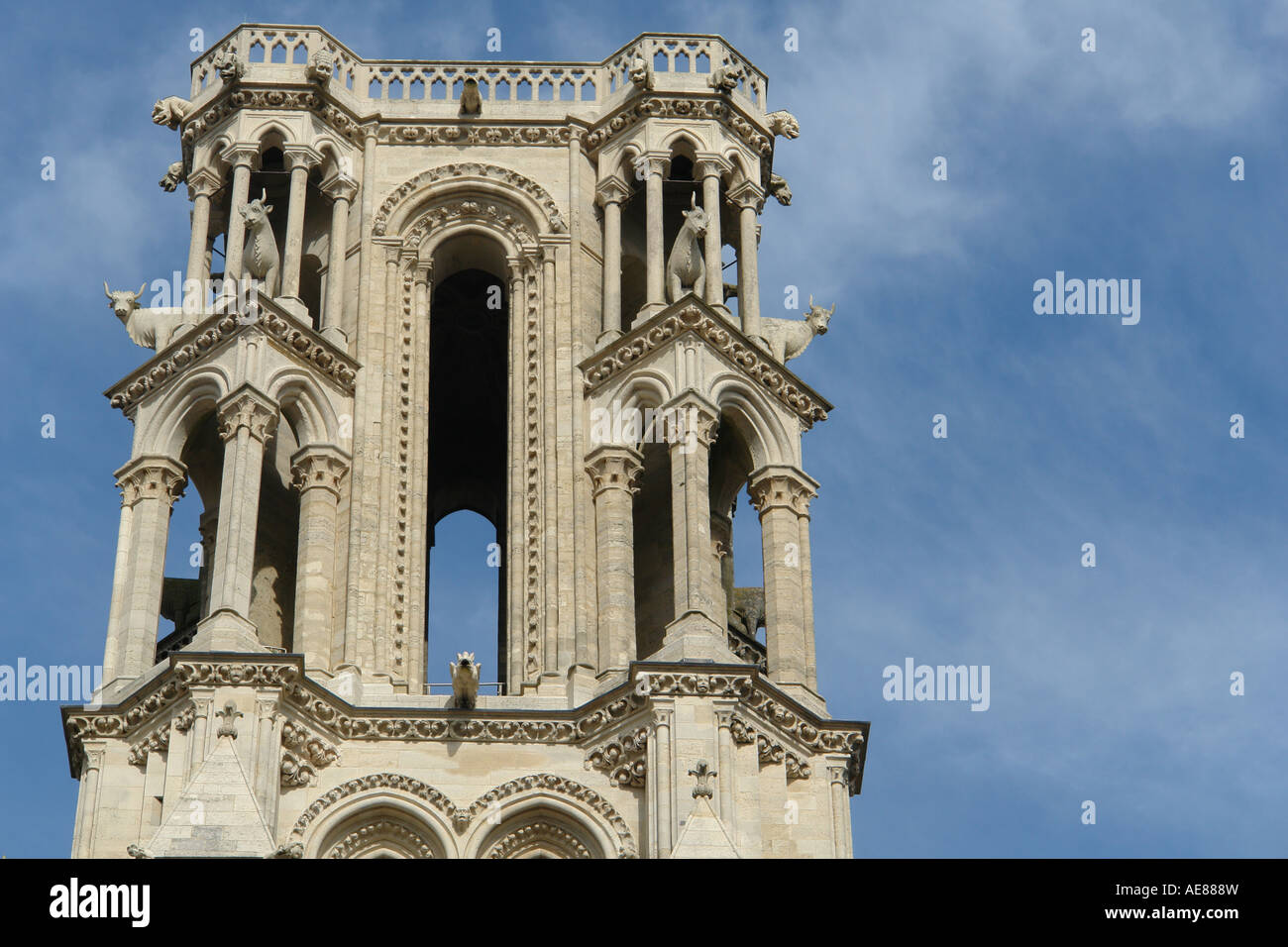 Medieval city of laon hi-res stock photography and images - Alamy