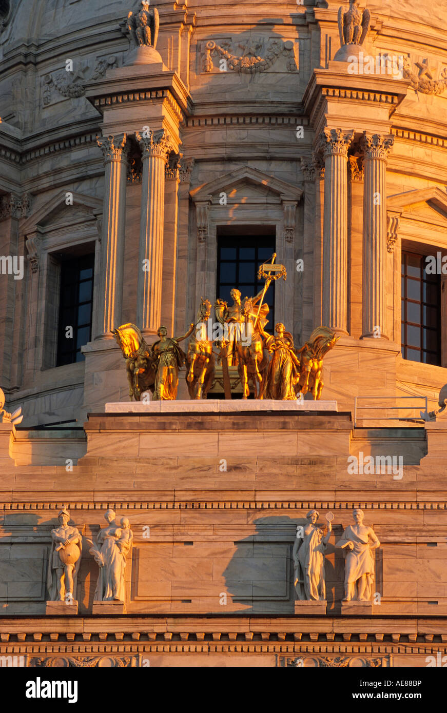 MINNESOTA STATE CAPITOL IN ST. PAUL, MINNESOTA INCLUDES STATUE BY ...