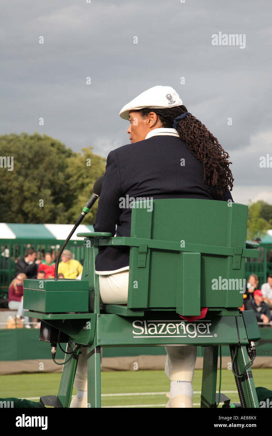 Wimbledon umpire seat hi-res stock photography and images - Alamy