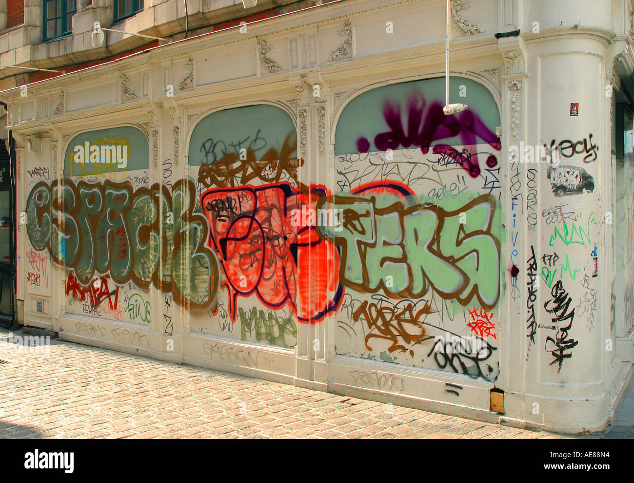 Graffiti on wall in Lille, France Stock Photo - Alamy