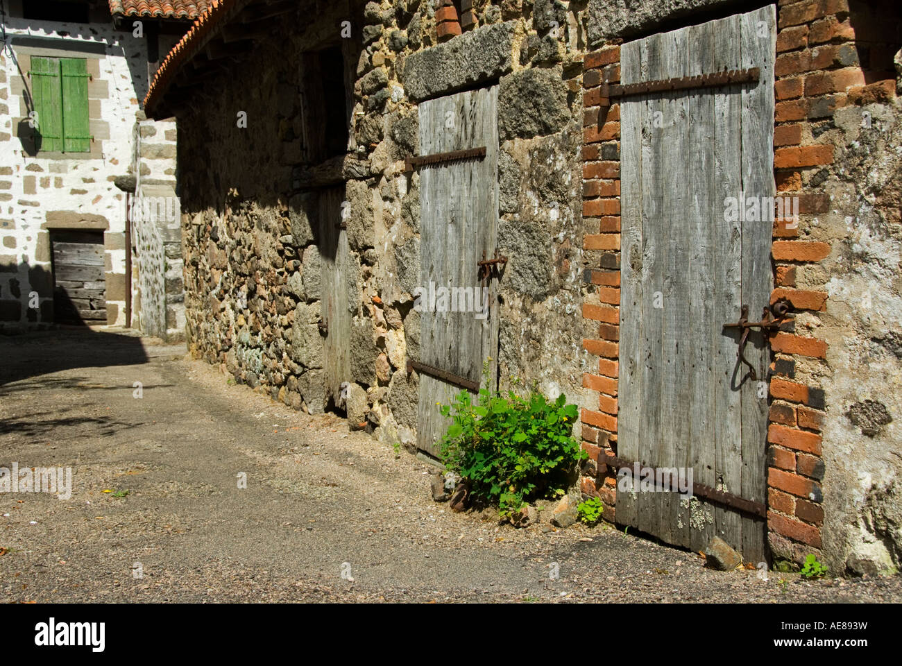 Old french barns hi-res stock photography and images - Alamy