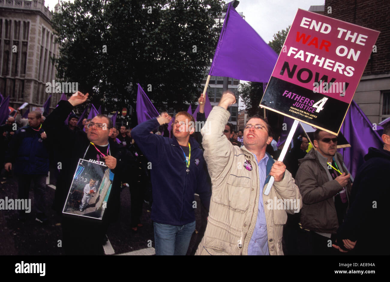 Demonstrating for fathers rights hi-res stock photography and images ...