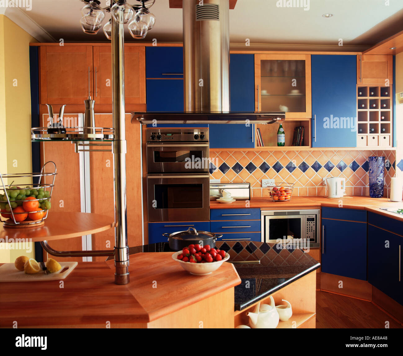 Modern cookers hi-res stock photography and images - Alamy