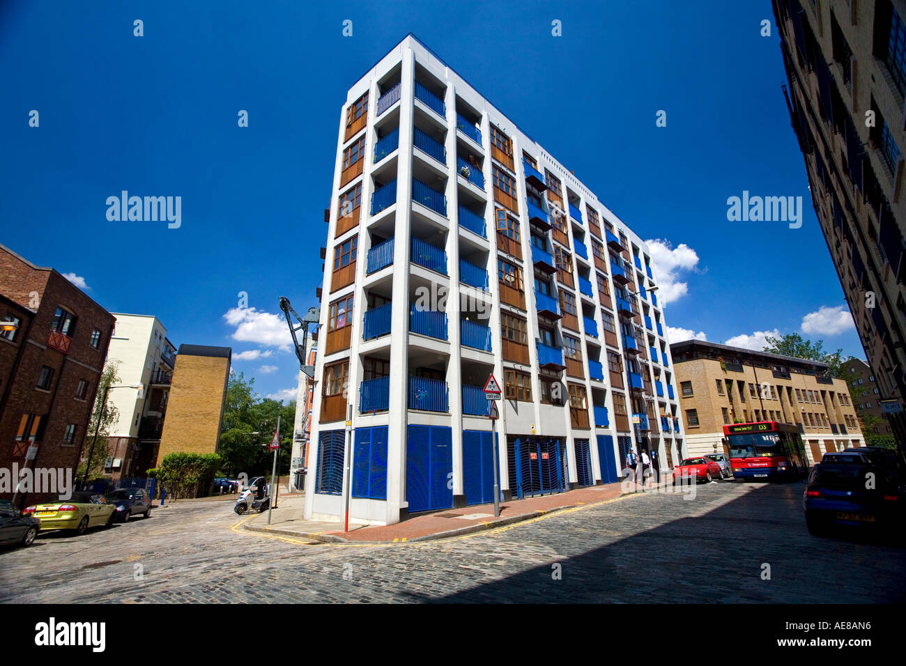 Wapping in london hi-res stock photography and images - Alamy