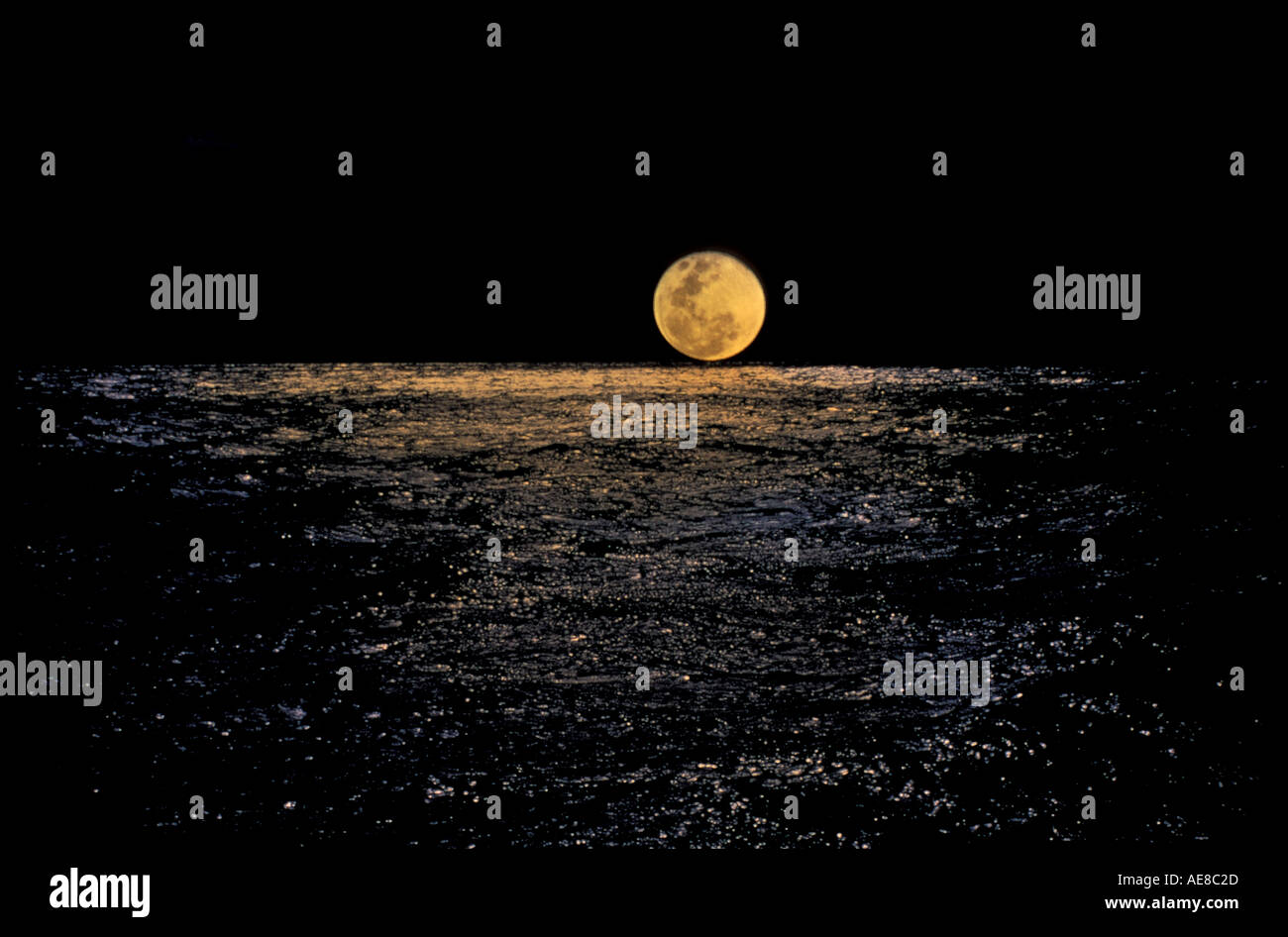 Science Moon Ocean moonrise Stock Photo - Alamy