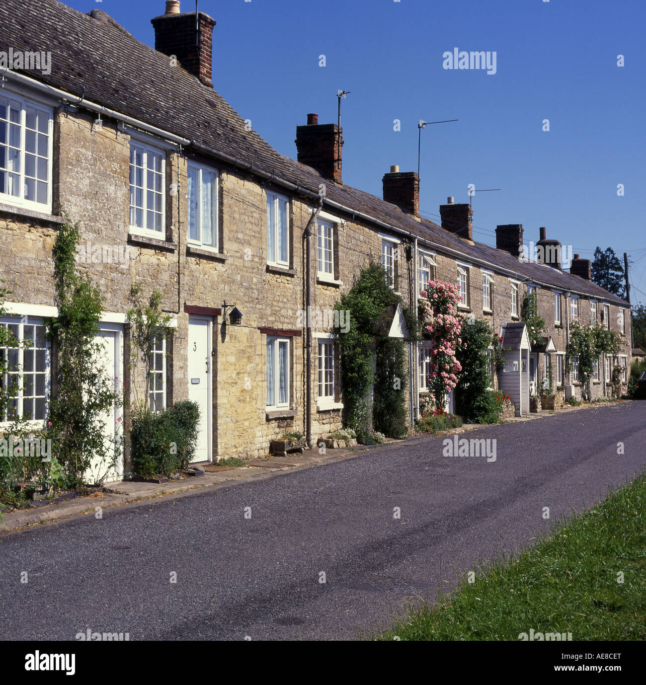 Thrupp oxfordshire hi-res stock photography and images - Alamy