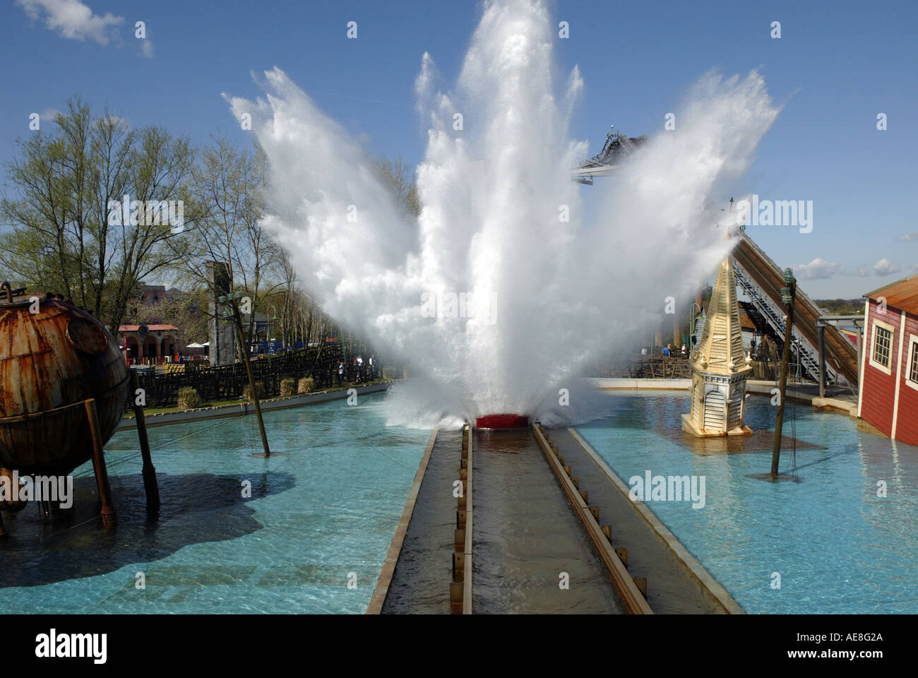 Tidal wave water ride park hi-res stock photography and images - Alamy