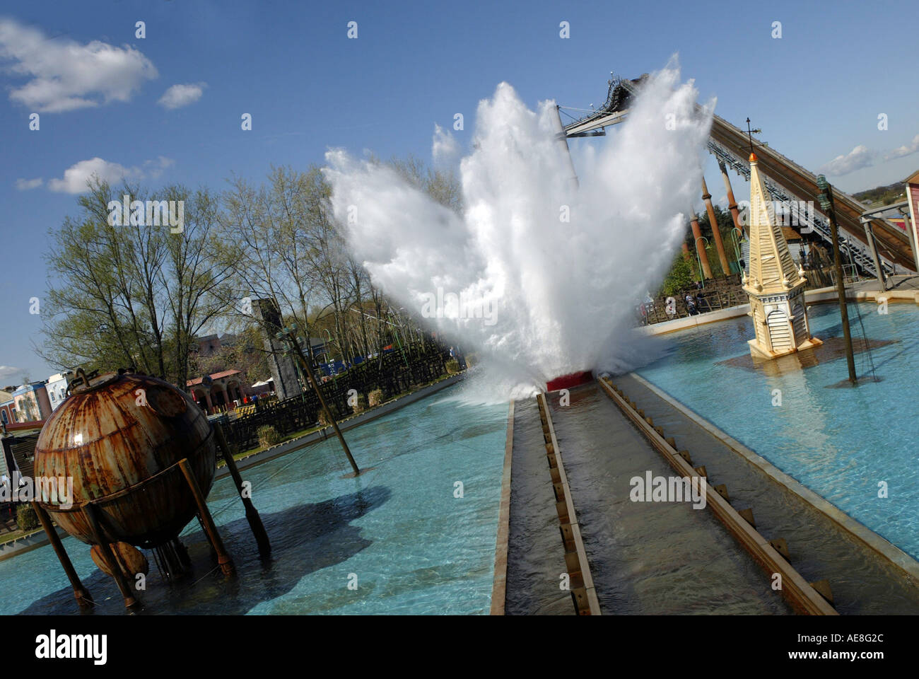 Tidal wave water ride park hi-res stock photography and images - Alamy