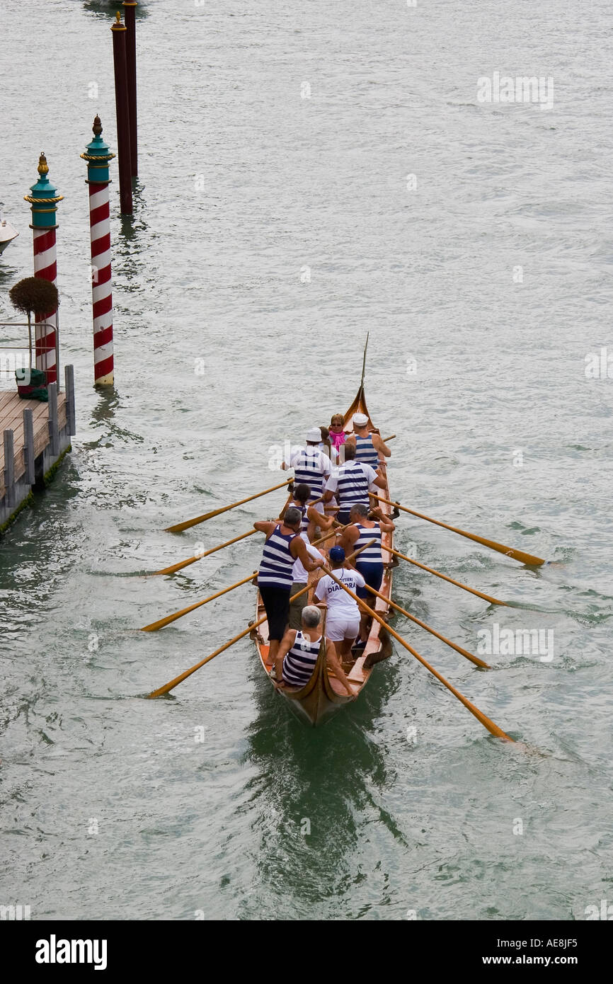 Team group oars hi-res stock photography and images - Alamy