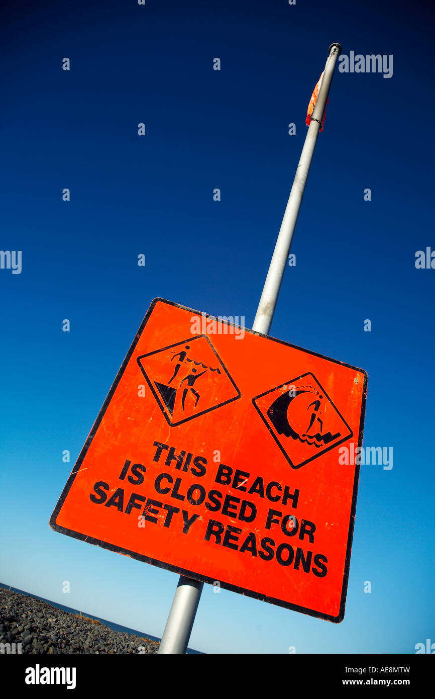 beach closed for safety reason sign Stock Photo - Alamy