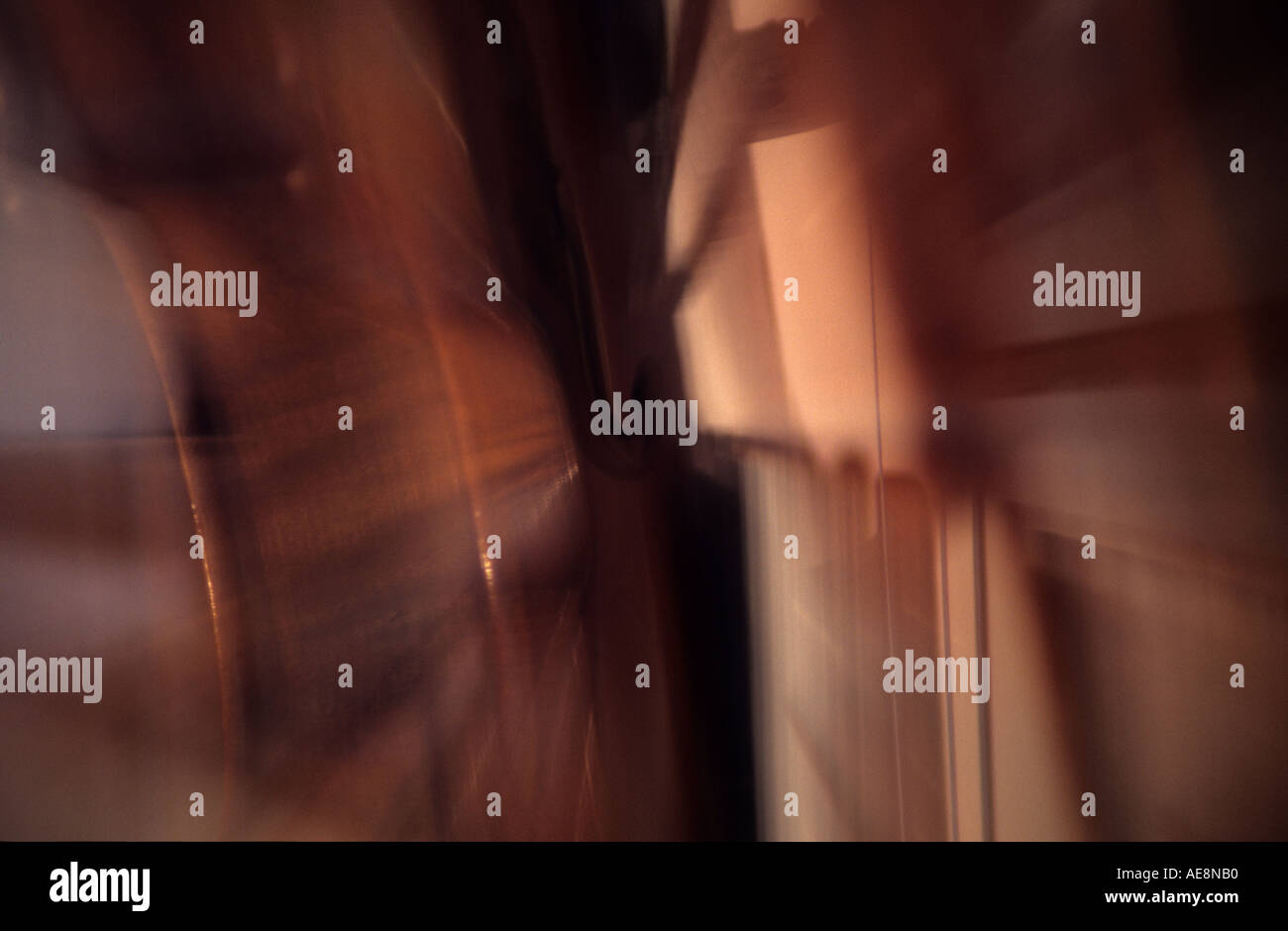 Violin zoom hi-res stock photography and images - Alamy