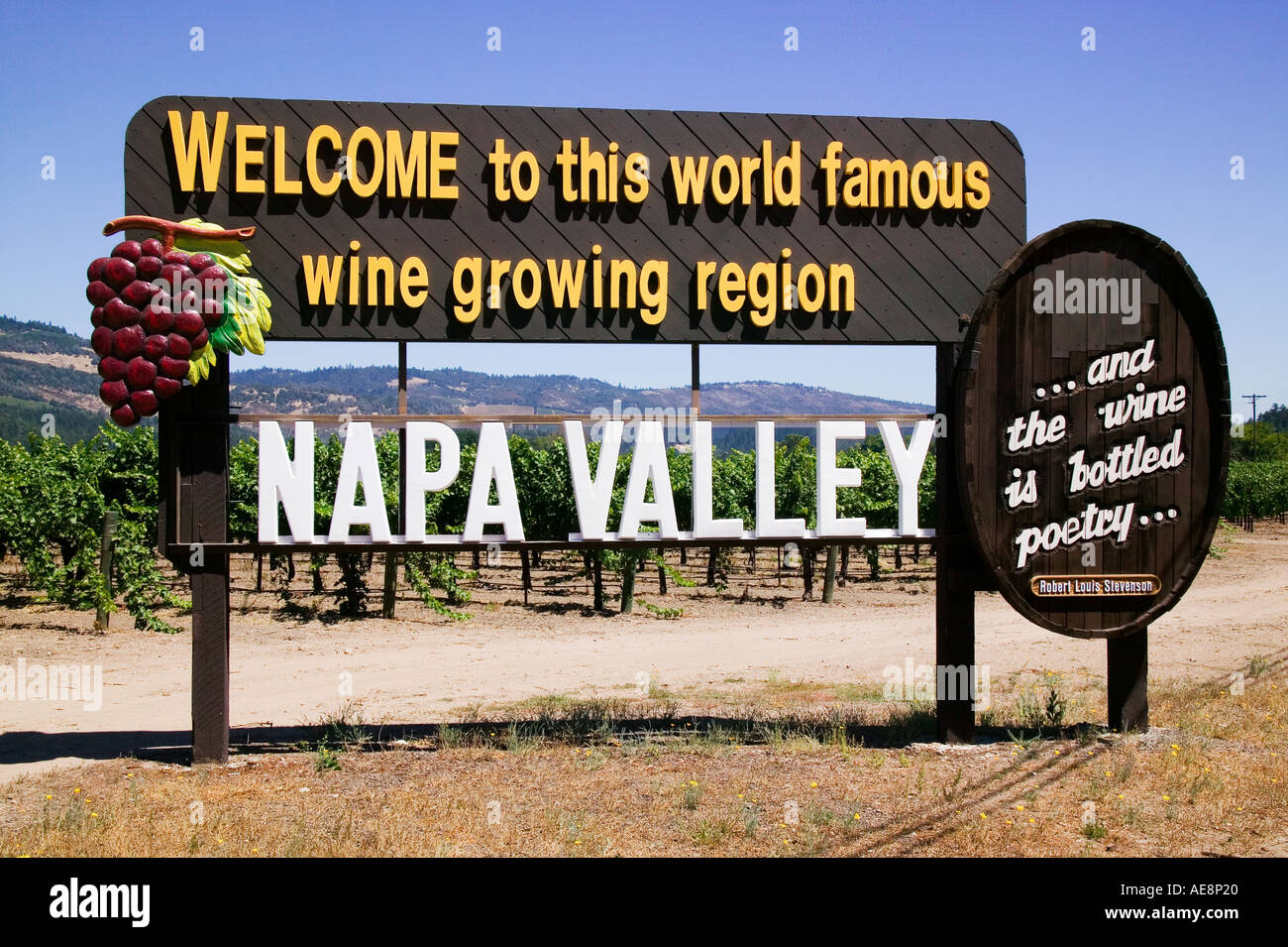 Napa valley welcome sign hi-res stock photography and images - Alamy