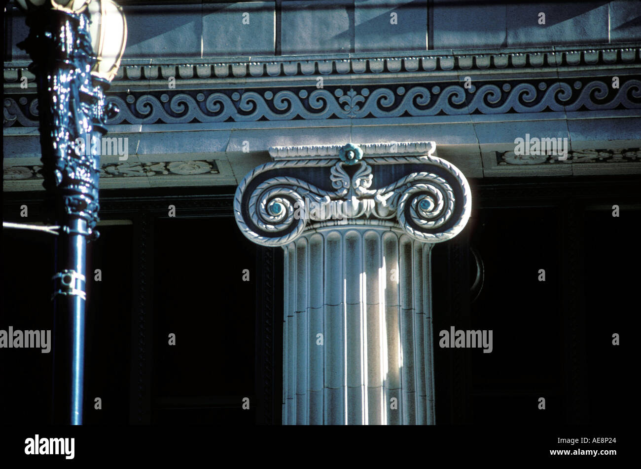 Column support pedestal hi-res stock photography and images - Alamy