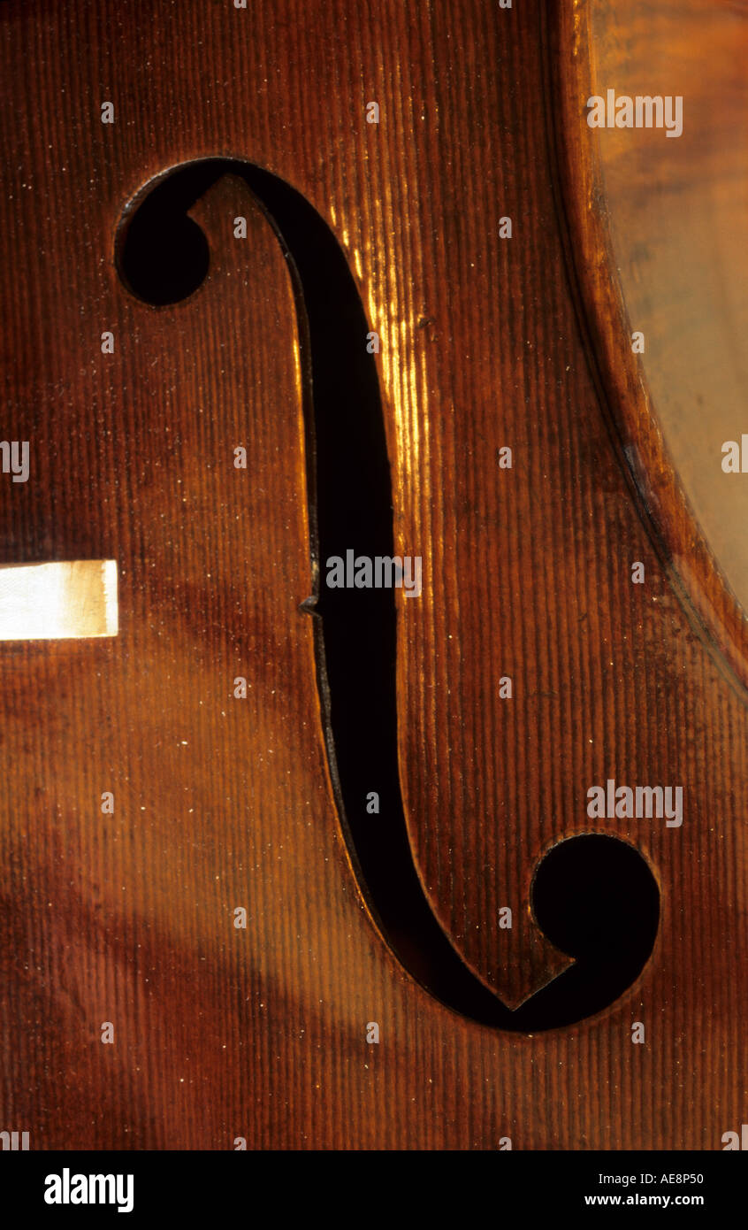 F hole hi-res stock photography and images - Alamy