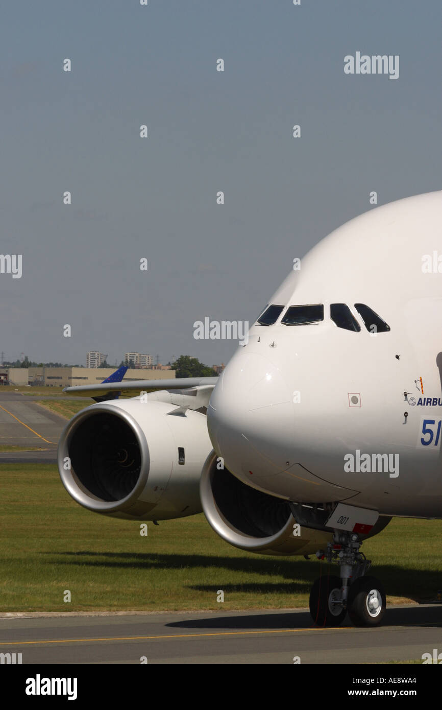 A380 Airbus A380 new large double decker airliner with Rolls Royce ...