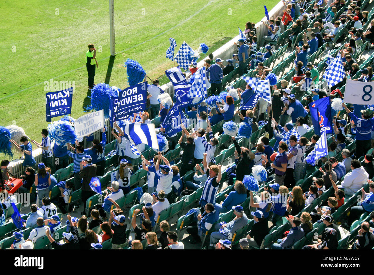 Melbourne afl football supporters hi-res stock photography and images ...