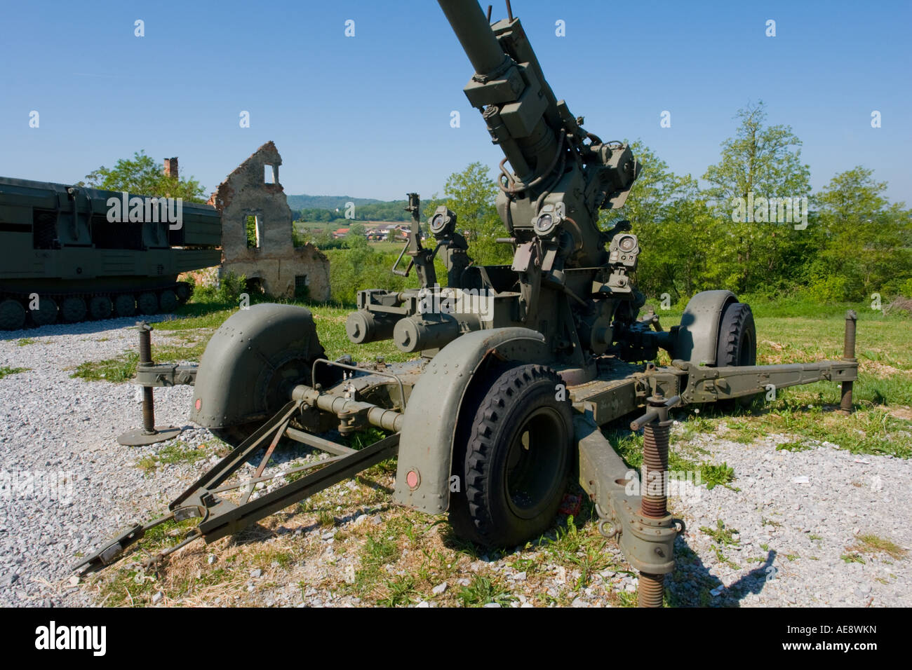 90mm gun hi-res stock photography and images - Alamy