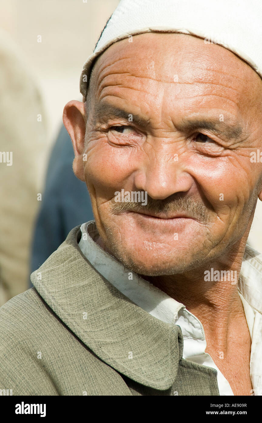 An Uighur man in Kashgar, Xinjiang China Stock Photo - Alamy