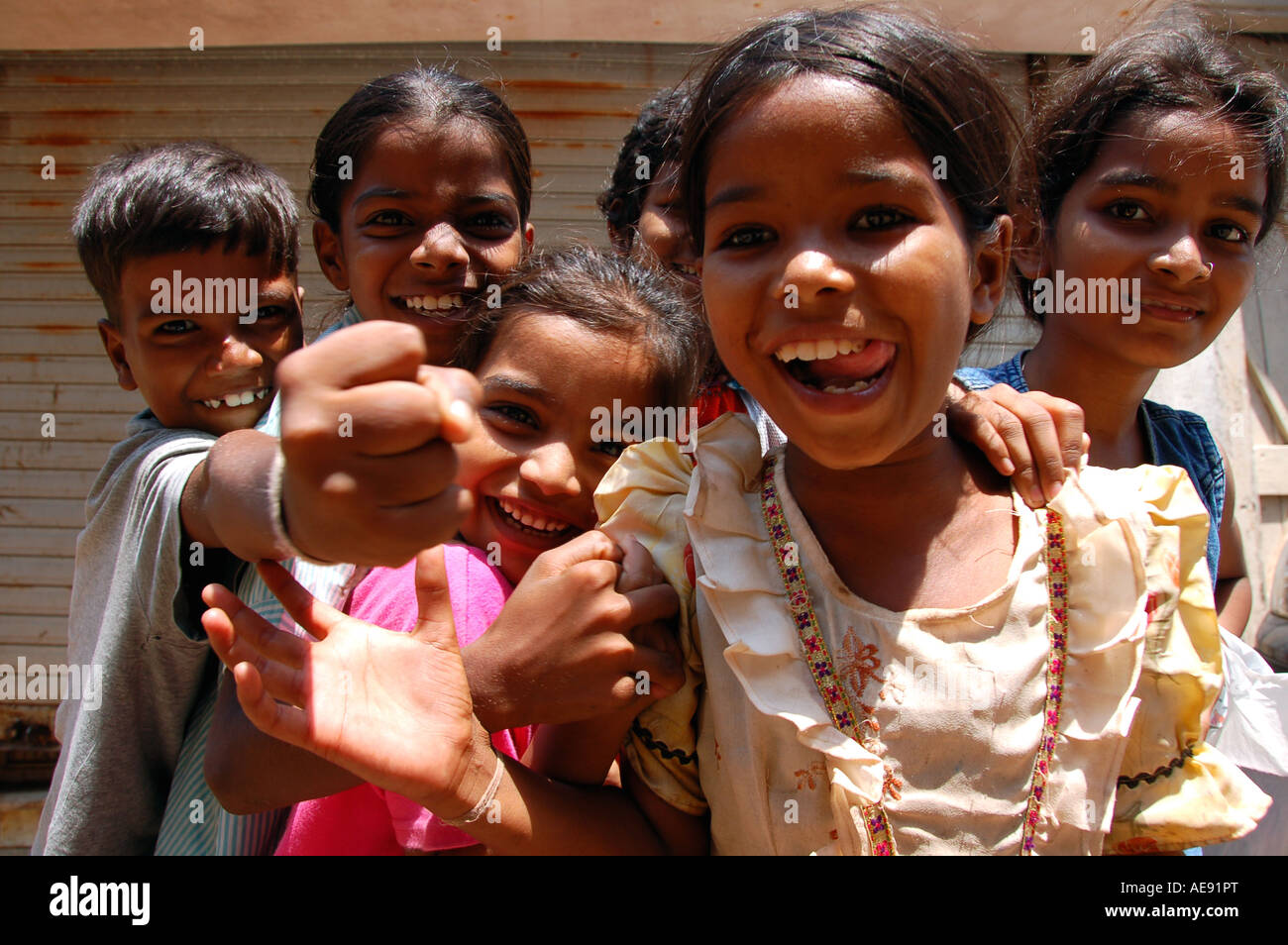 Kids playing in street india hi-res stock photography and images - Alamy