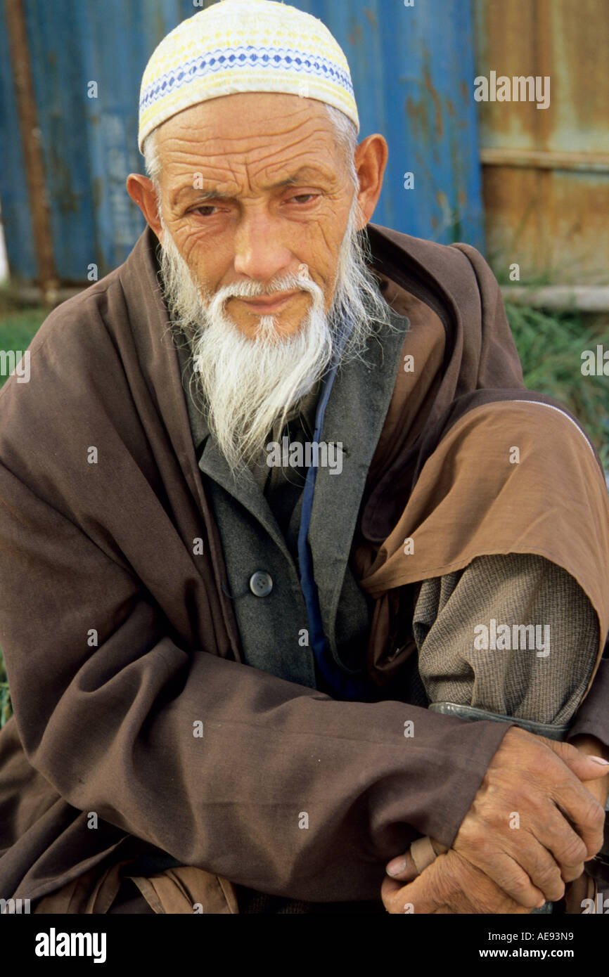 China Xinjiang Province Kashi Kashgar Old Uyghur man Stock Photo - Alamy