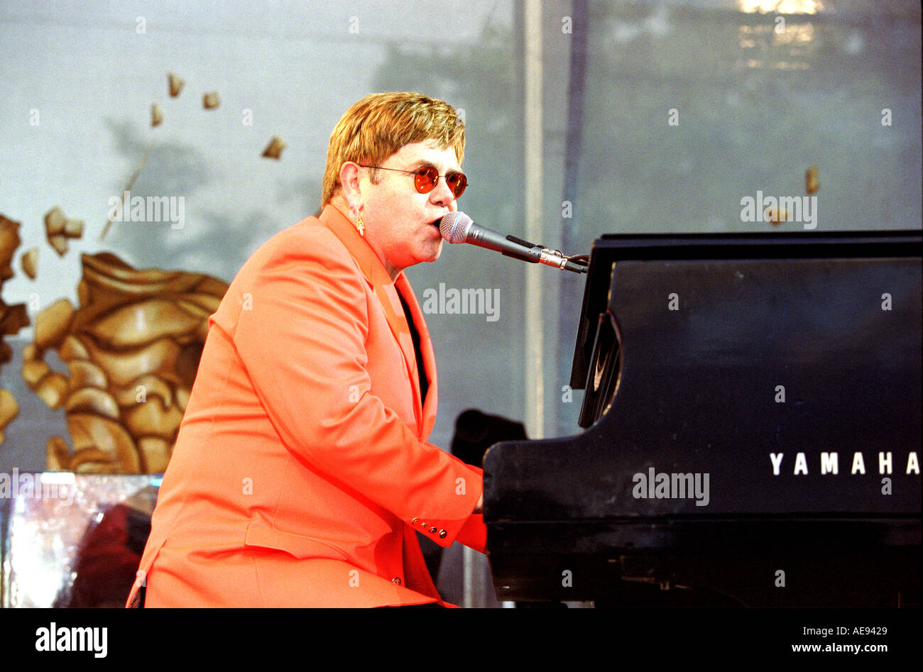 John concert hi-res stock photography and images - Alamy