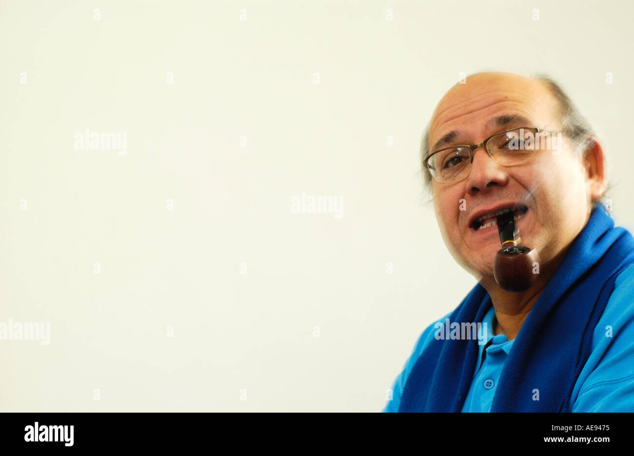 portrait of a man smoking a pipe Stock Photo - Alamy