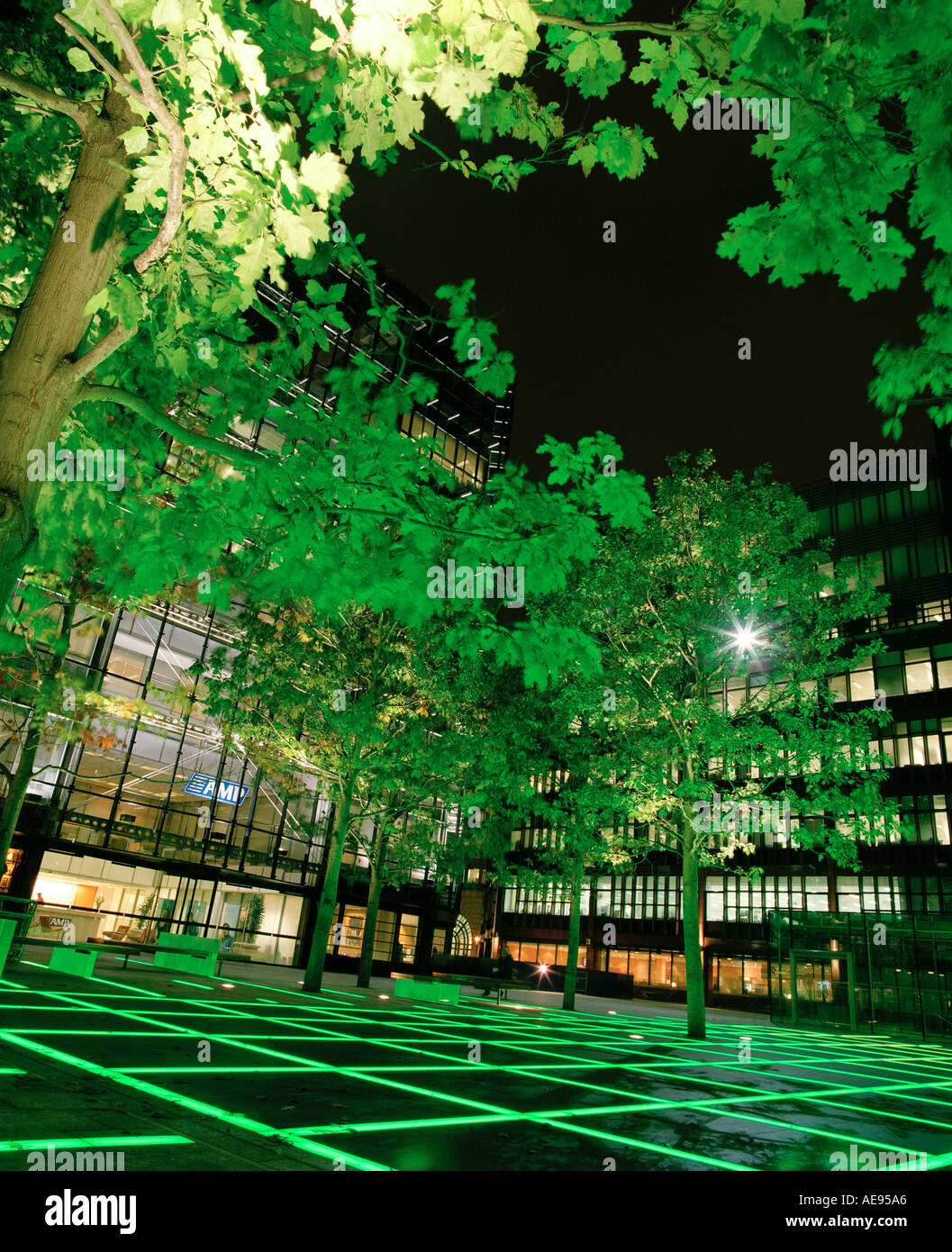 Green office london hi-res stock photography and images - Alamy