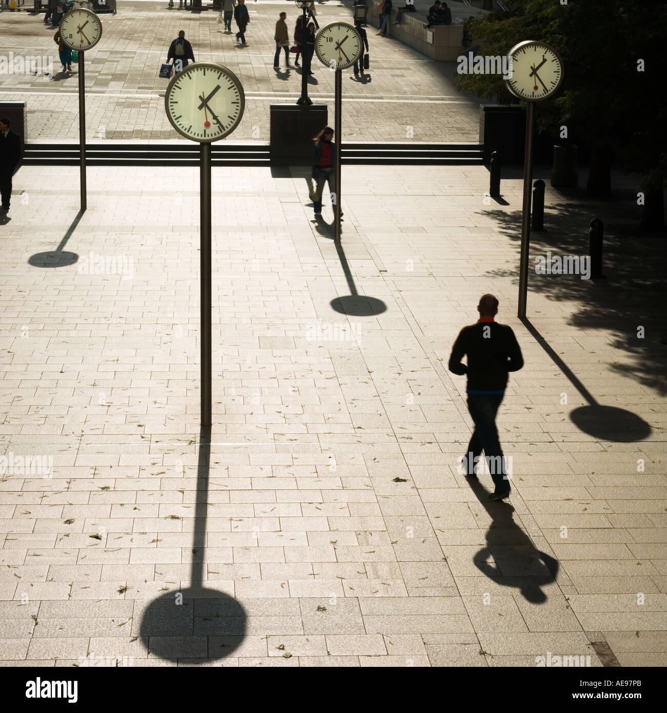 Clock face silhouette shadow hi-res stock photography and images - Alamy