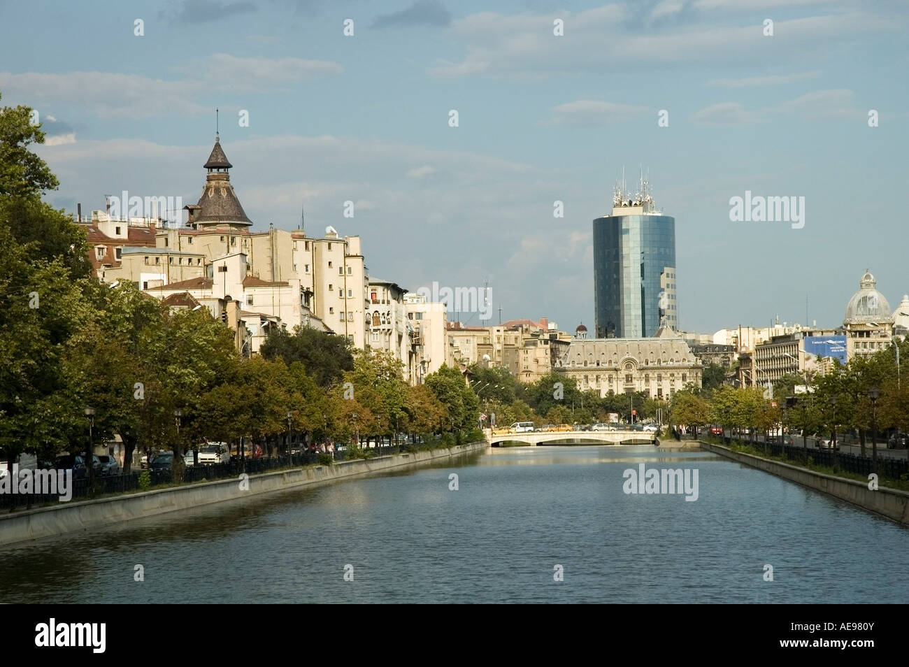 Bucharest financial plaza and izvor district hi-res stock photography ...