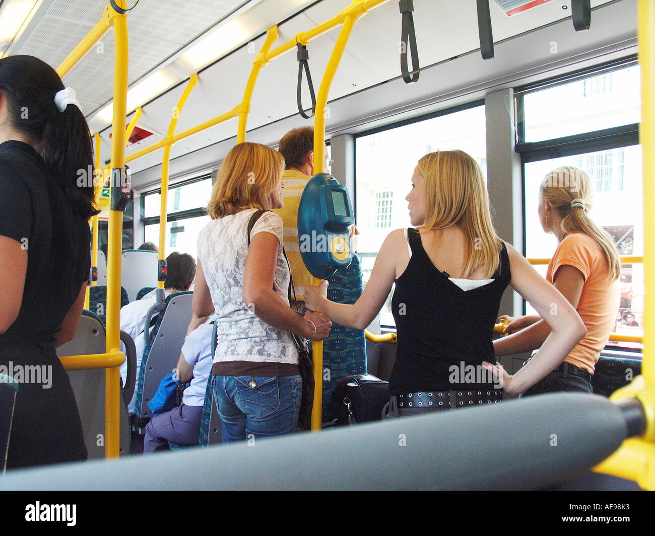 London stock london bus bus oyster flexi bus hi-res stock photography ...