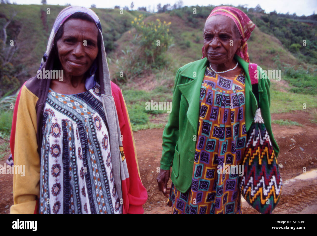 Two women from mount hagen papua new guinea Stock Photo - Alamy