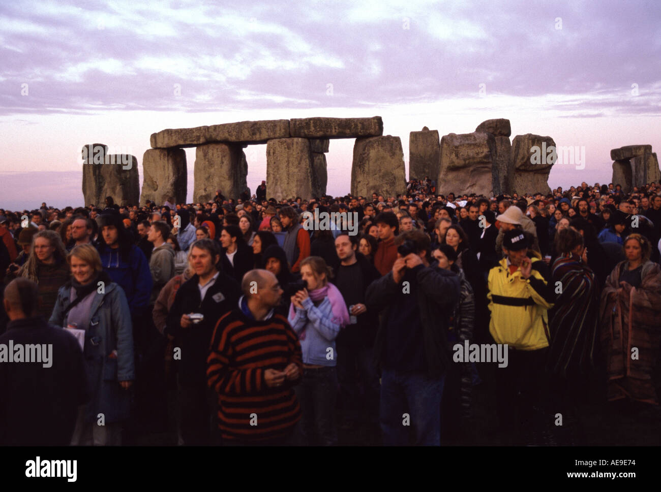 Dawn at the Summer Solstice at Stonehenge Stock Photo - Alamy