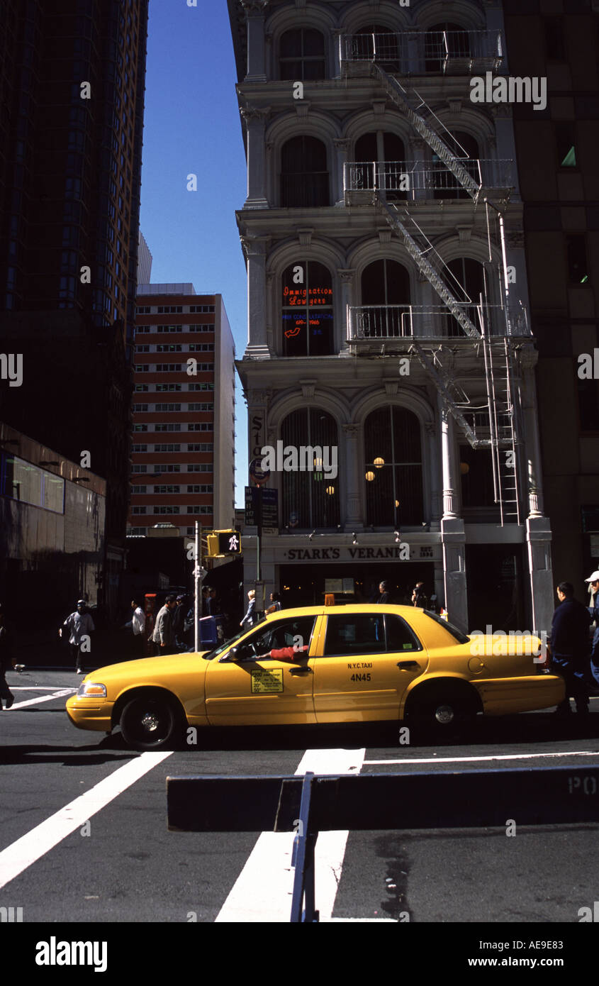 Yellow cab in New York Stock Photo - Alamy