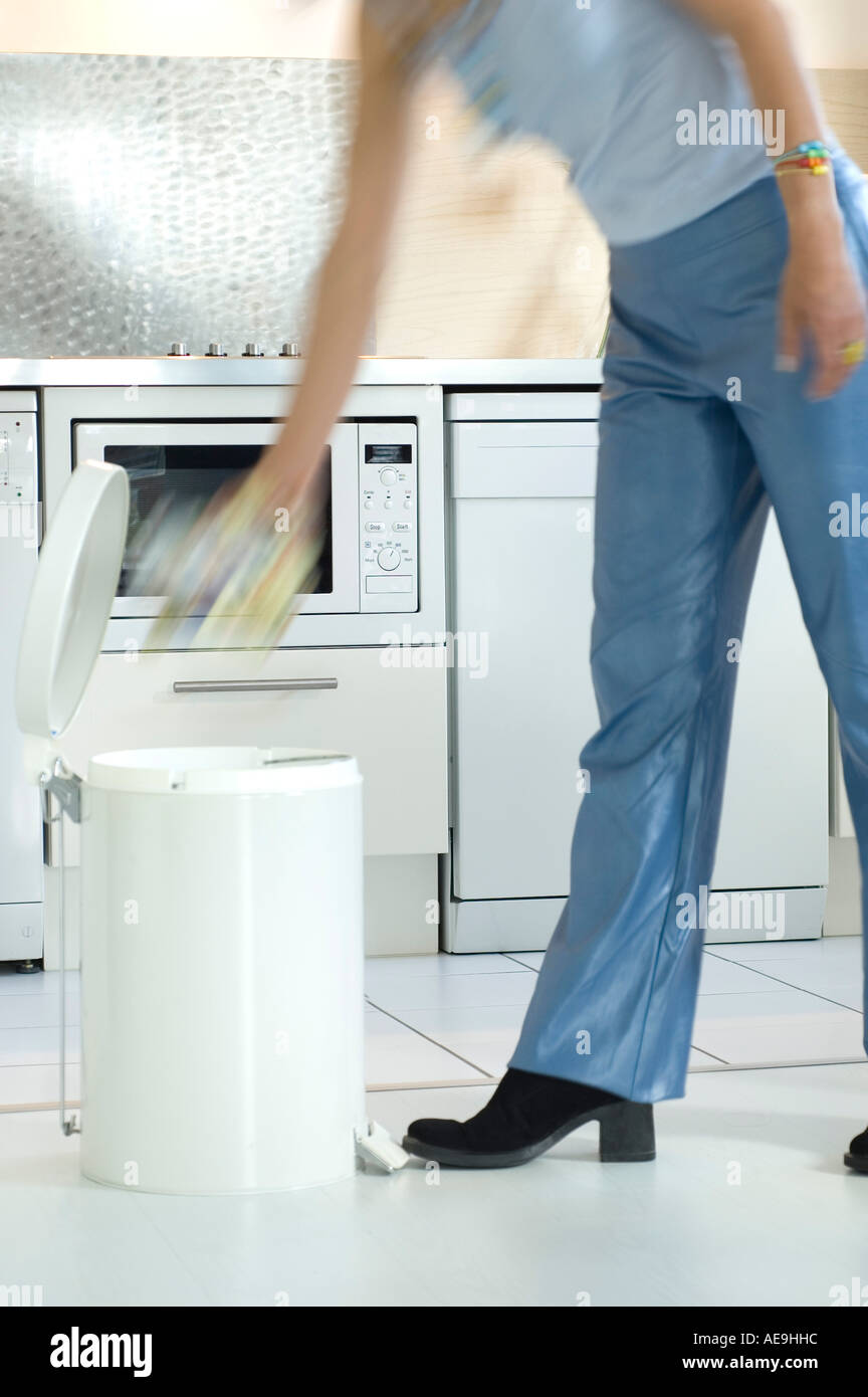 Kitchen pedal bin hi-res stock photography and images - Alamy