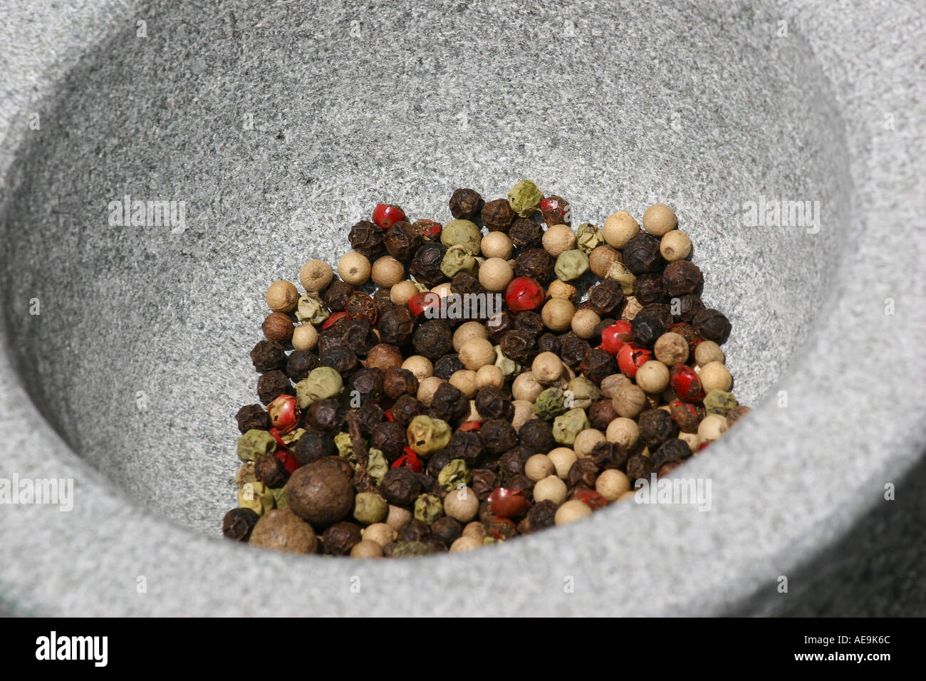 0211 Mixed Pepper corn in Pestle and mortar 2 Stock Photo - Alamy