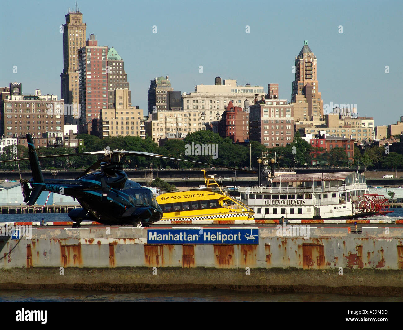 Manhattan Heliport Downtown at the East River Skyline of Brooklyn ...