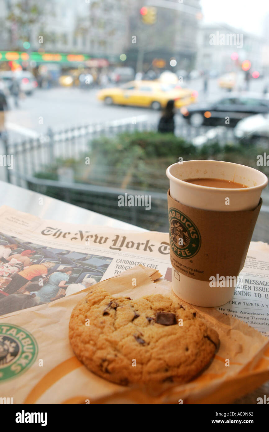 Starbucks Times Square High Resolution Stock Photography and Images - Alamy