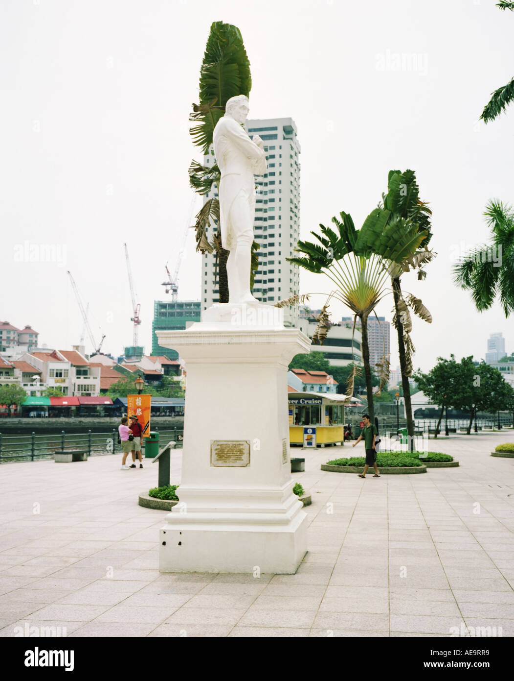 Statue of Stamford Raffles Singapore Stock Photo - Alamy