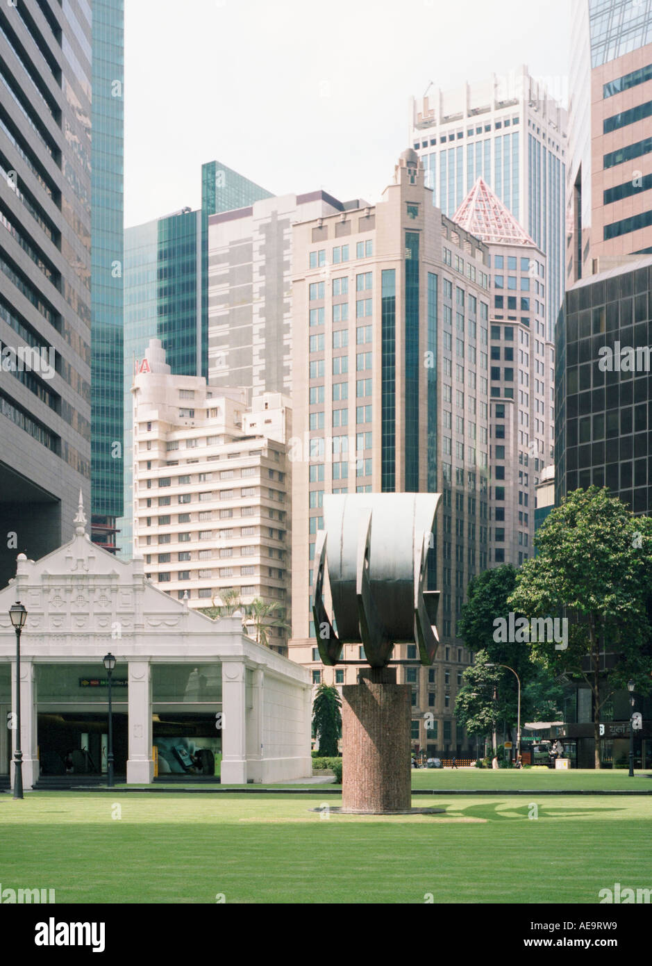 Raffles place mrt station hi-res stock photography and images - Alamy