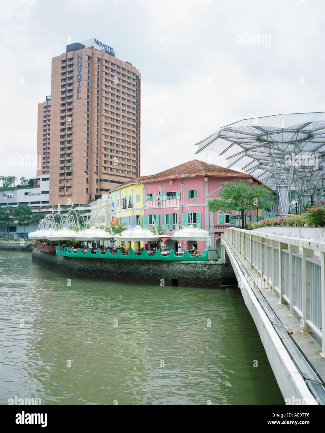 Singapore river embankment hi-res stock photography and images - Alamy