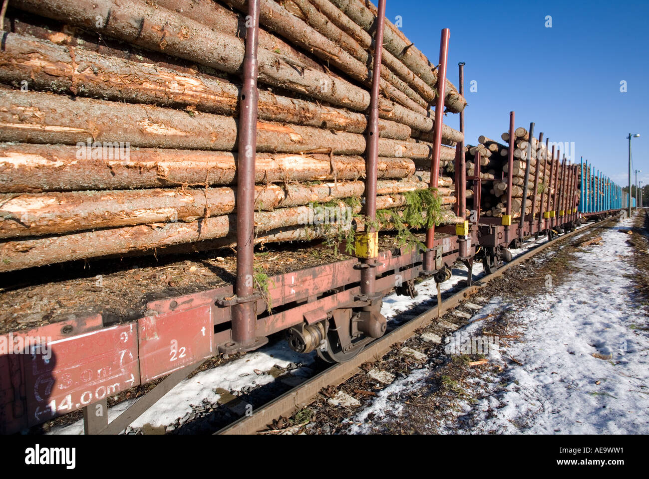 Railroad Lumber High Resolution Stock Photography and Images - Alamy